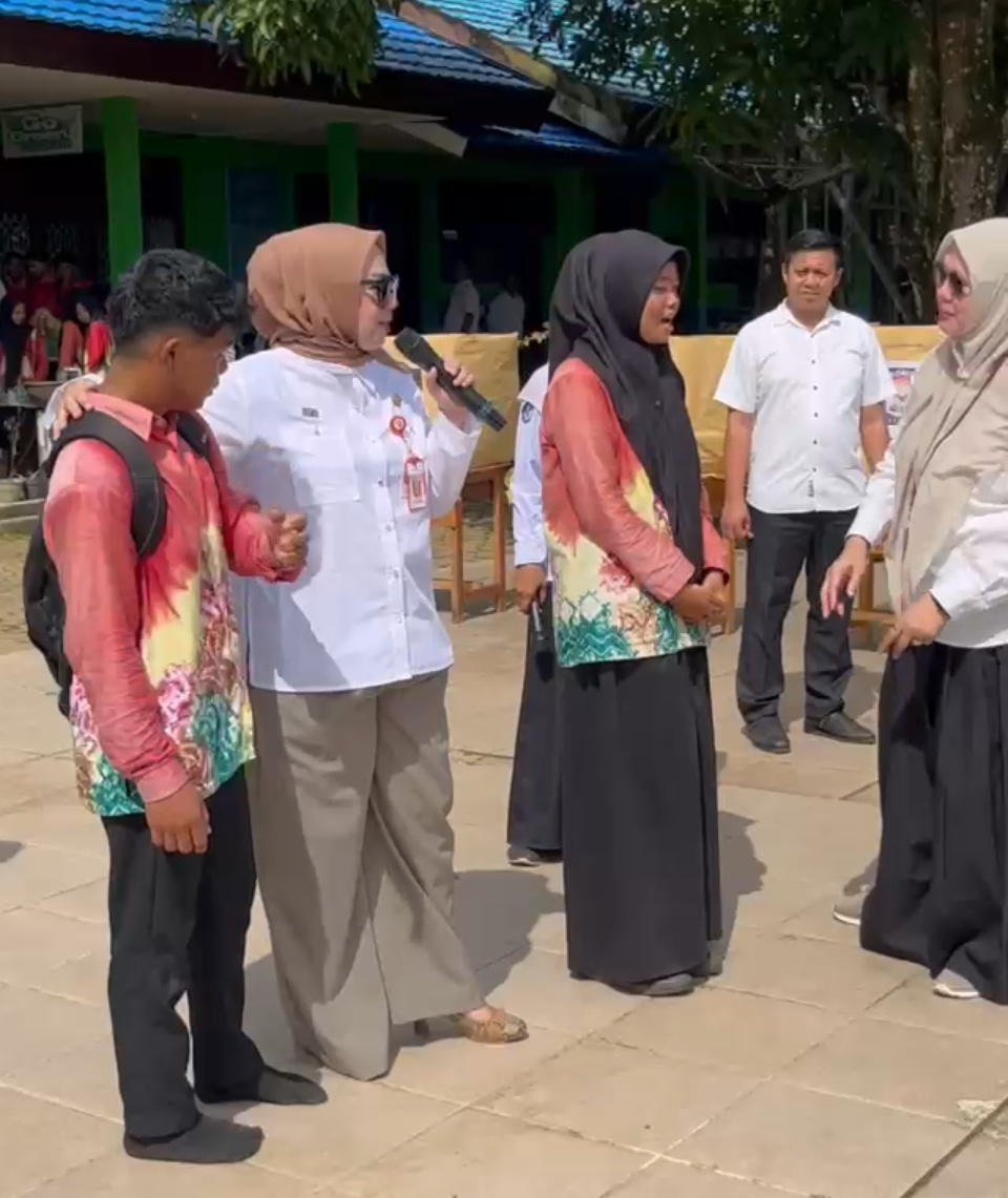 Dari Viral ke Pelukan Sekolah: Pemkab Tala Hadir Menguatkan Pelajar ...